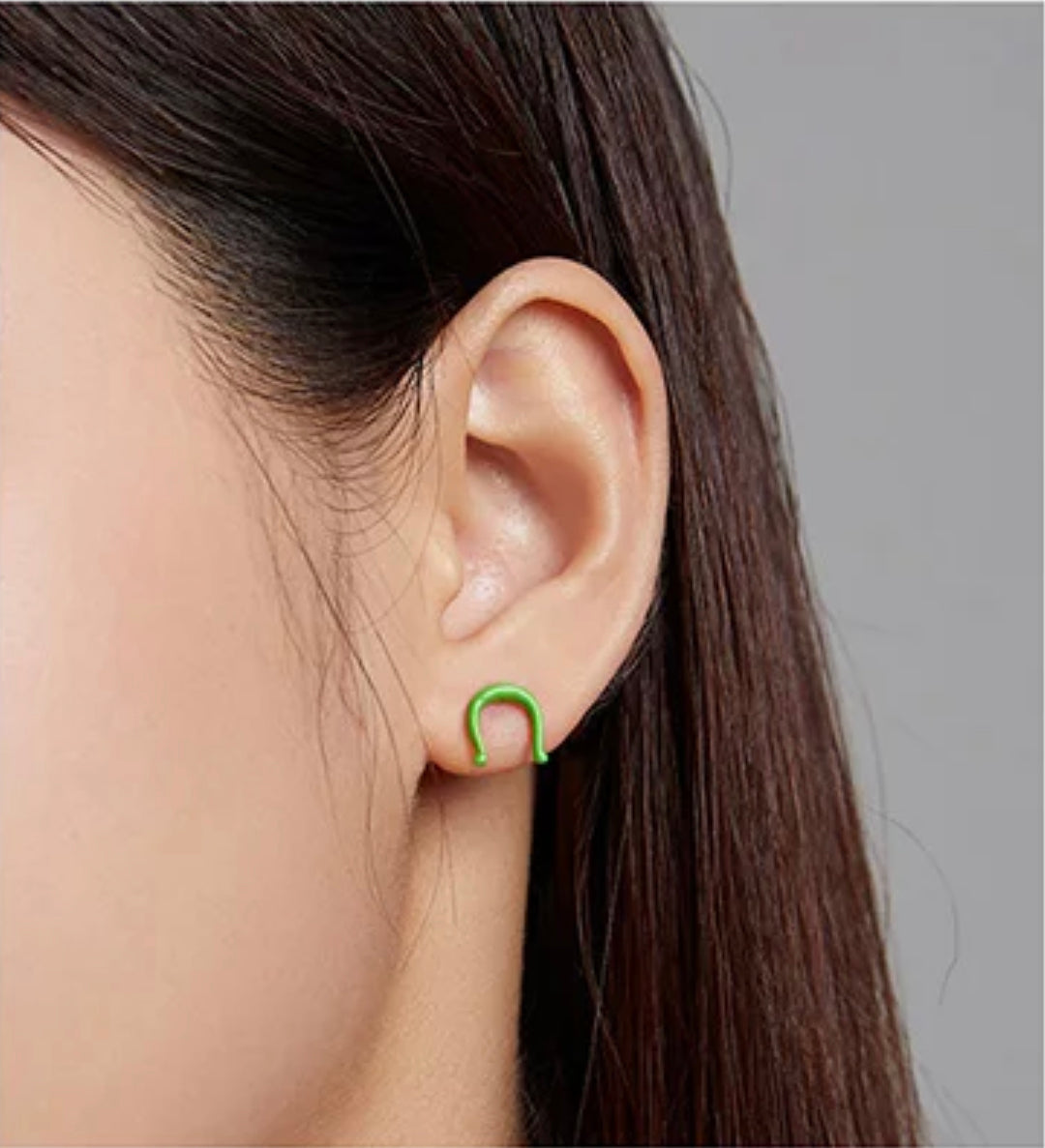 Green Horseshoe Piercing – Rozzita